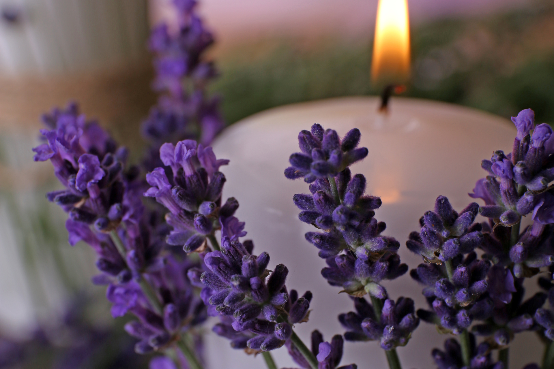 The Surprising Connection Between Smell And Memory – Kalamazoo Candle ...